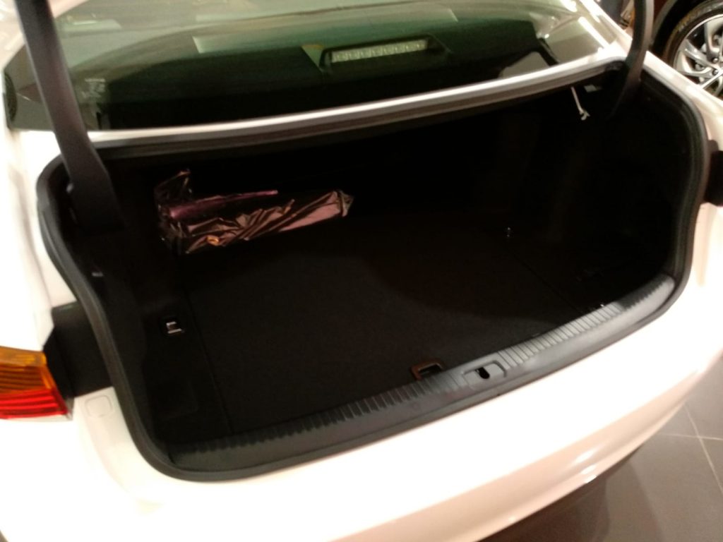 Presentación LEXUS IS300h TAXI – Stac